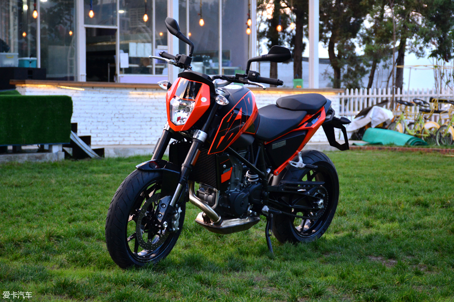 全新KTM 690 DUKE正式上市 售9.38万元:全新KTM 690 DUKE售价9.38万元-爱卡汽车